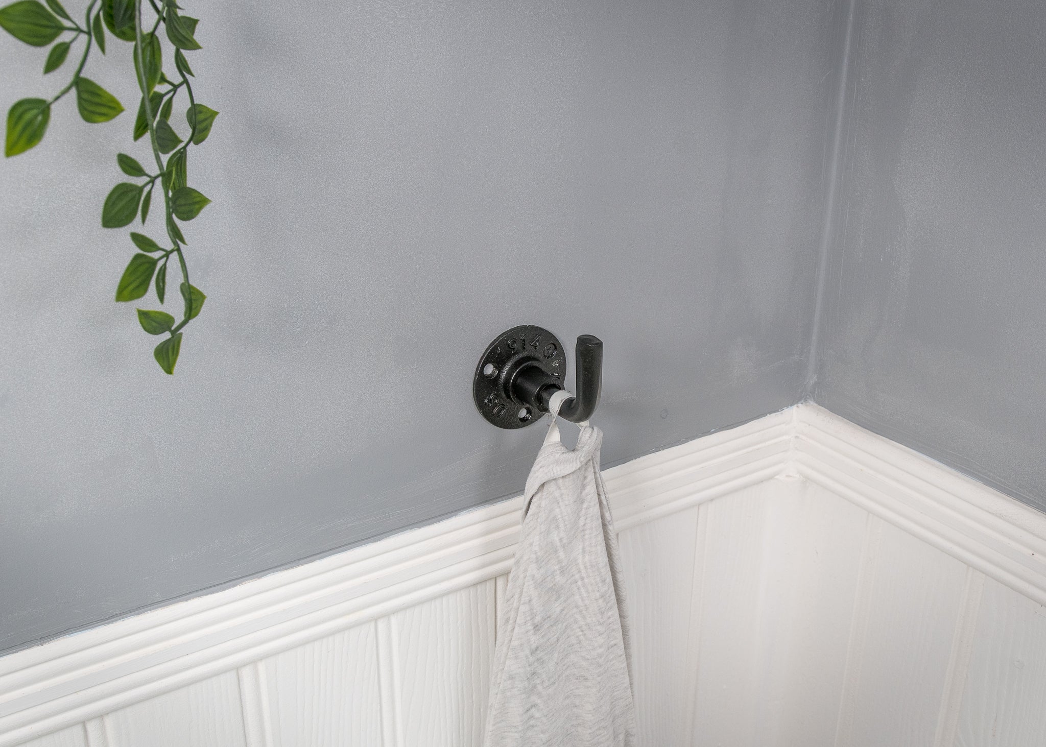 Industrial black hook wall mounted – middlefarmcrafts